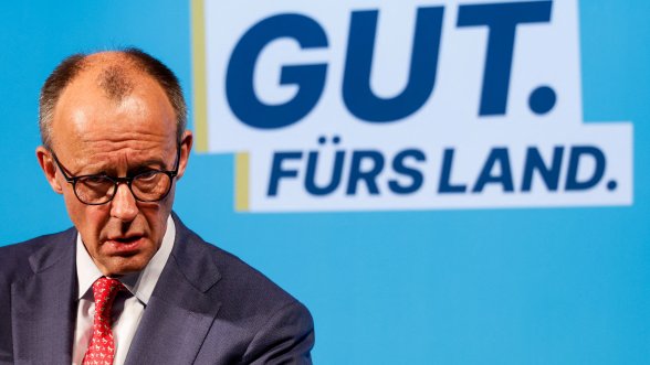 Мерц призова Европа да се еманципира от САЩ и да не се принизява ...