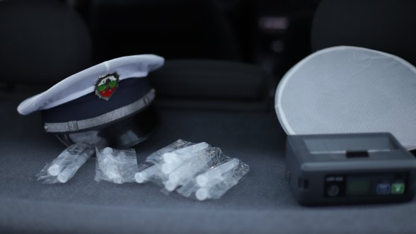 Куриоз: Глобиха жена с 2000 лева и й взеха книжката след 40 неуспешни теста за алкохол - Новини ...