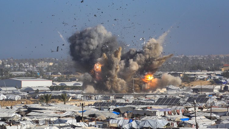 Най-малко 30 души загинаха в Газа - Новини от Dnes.bg