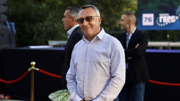 При приемане на бюджета учителите ще си вземат увеличението на заплатите със задна дата от 1